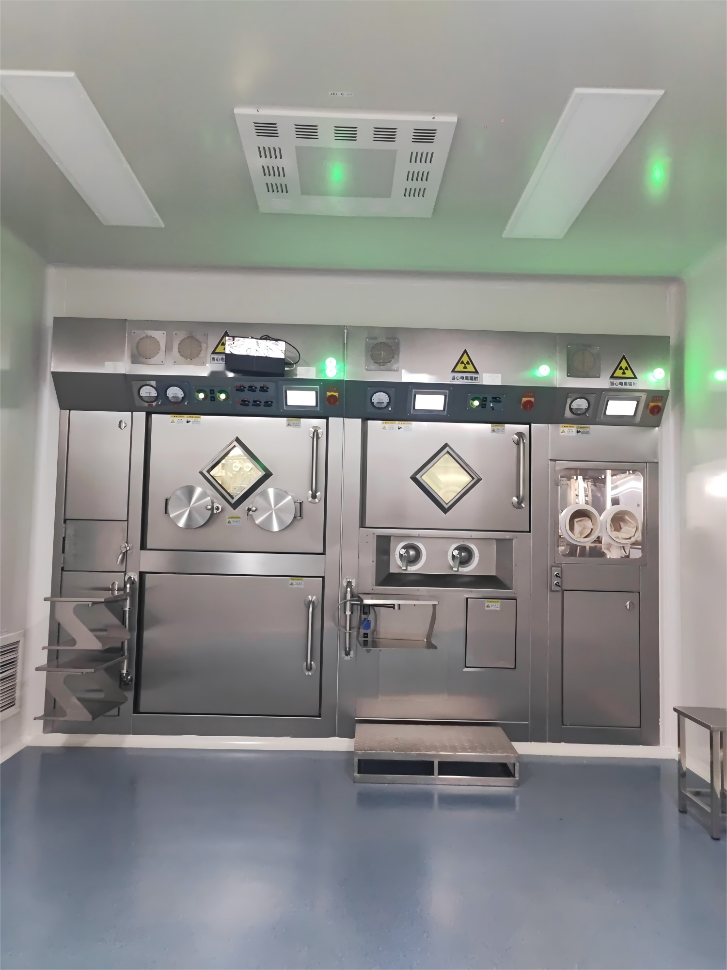 UV Ozone Hot Cell for Nuclear Protection