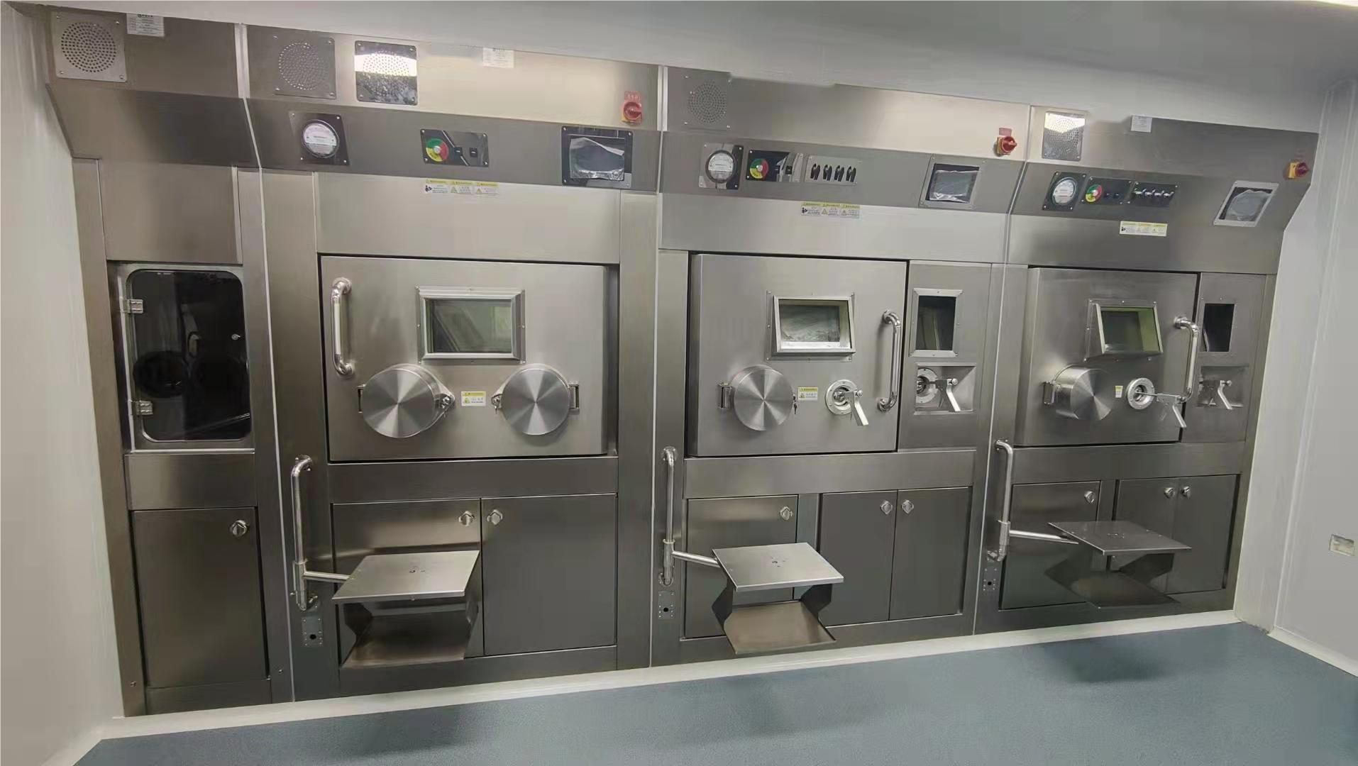 AI Controlled GMP Hot Cell with UV Ozone Disinfection
