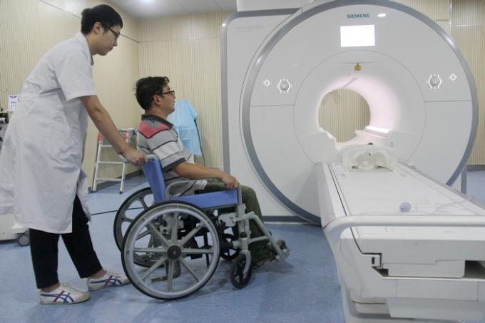 Mri Room 100kg Non Magnetic Wheelchair Lightweight